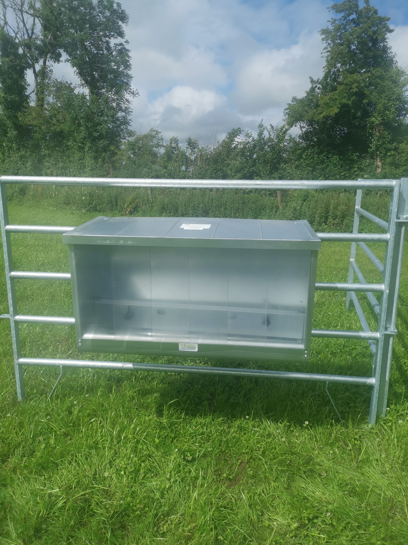 Gibney Bolt on / Hang on Cattle Creep Feed Bin – Leam Agri Ltd
