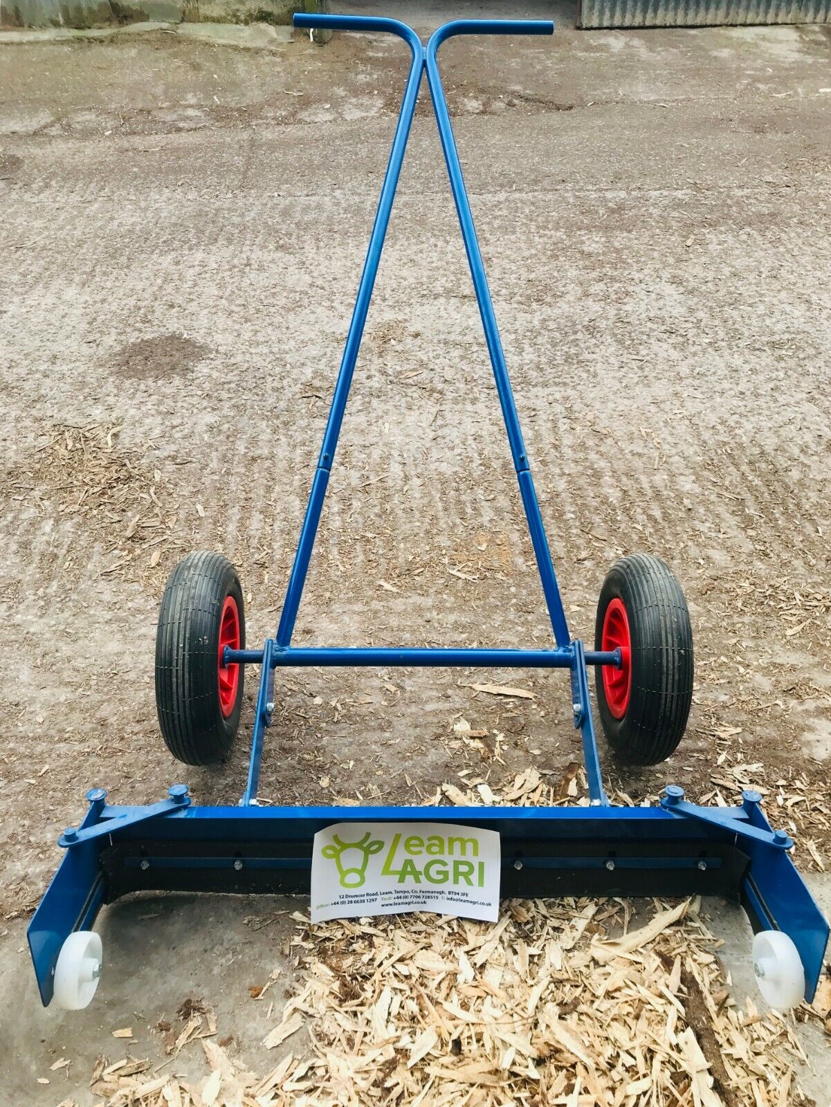 YardMan Scraper Heavy Duty - Hand Push Wheeled Yard Scraper – Leam Agri Ltd