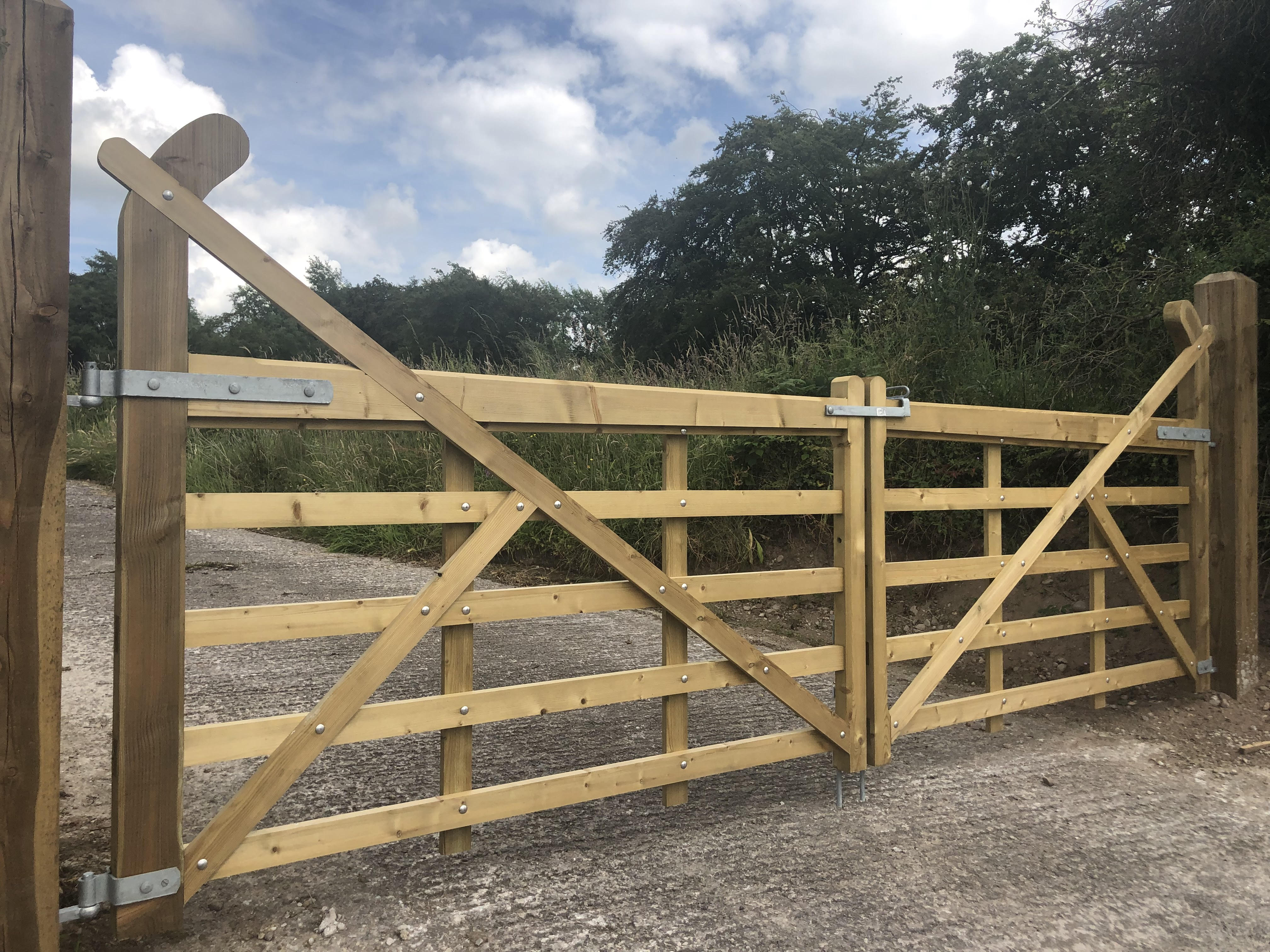 Open Rail Swedish Redwood Timber Gate – Leam Agri Ltd